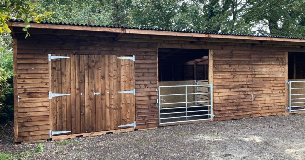 Double Stable & Tack Room 36ft x 12ft